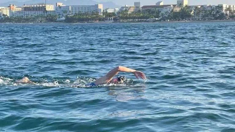 Stephanie Montero Completes Banderas Bay Swim for Whale Conservation ...
