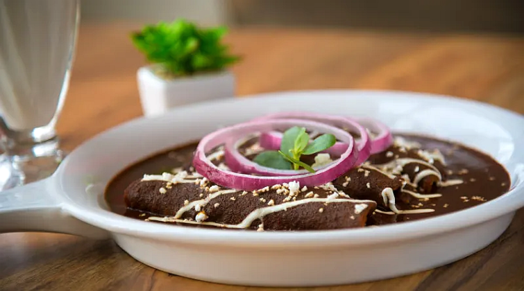 The Maven of Mole: Make a Traditional Mexican Chocolate Mole | Banderas ...