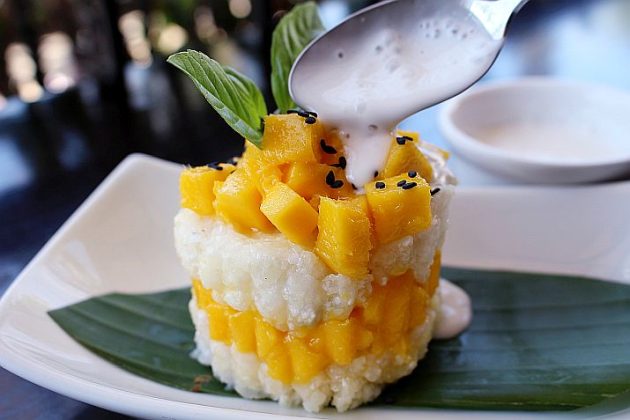 My What a Lovely Bunch of Coconuts at Siam Cocina Thai | Banderas News